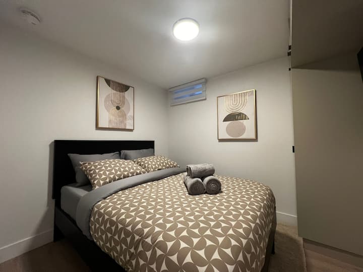 Le Urban Cool! New Stylish Crash Pad Central Mtl - Montreal