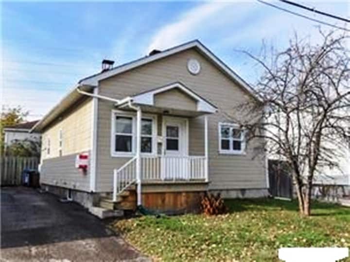 #144 - Old Style House 3 Bedrooms In St-jérôme - Mirabel