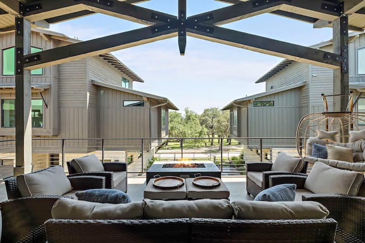 Lake Travis Getaway | Pickleball | Grill | Firepit - Lakeway, TX