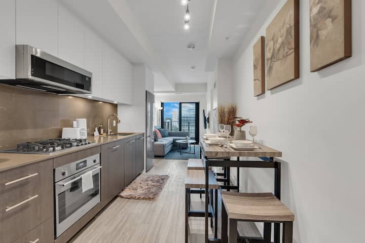 Eauclaire*stampede*gym*a/c*laundry*250mbpswifi - Calgary