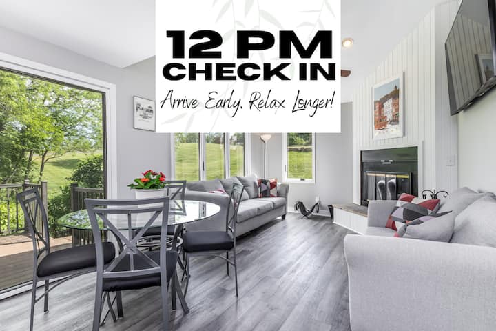 King Bed | Fireplace | Deck | Pool Access - Galena, IL
