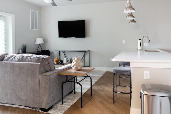 Landing | Modern 1bd, Pool, Clubhouse - Fort Myers, FL