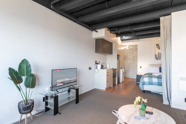 Cozy Studio - Private Balcony, Bath And Tub - Wellington