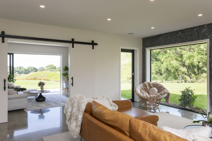 Spacious 5 Bed Home | Mins To Beach! - Gisborne