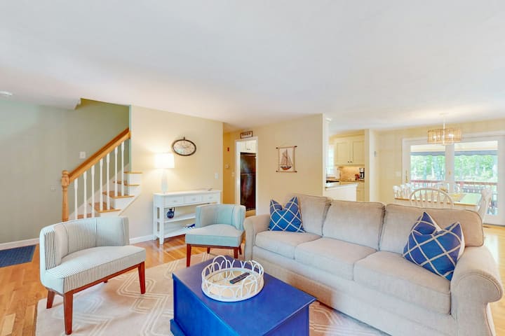 Peaceful Beach Retreat: Private Yard, Close To Bea - Harwich, MA