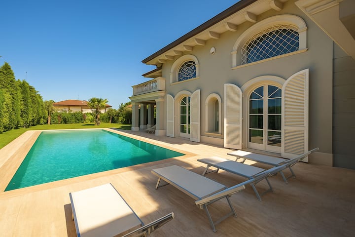 Villa Forte Dei Marmi, Pool And Garden - Massa