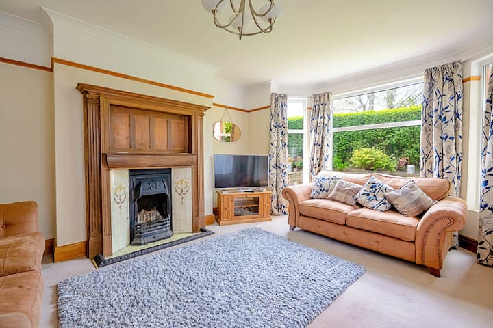 Finest Retreats | Sea Bank - Rhos on Sea