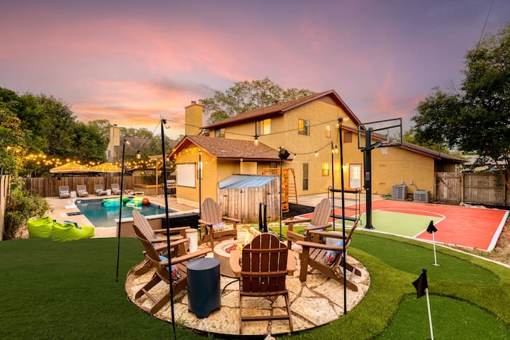 San Antonio Stunner! Heated Pool, Spa, Bball Court - Helotes, TX