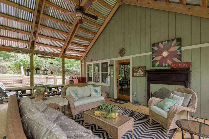Hike To New River - Big Outdoor Space - Hot Tub - West Jefferson, NC