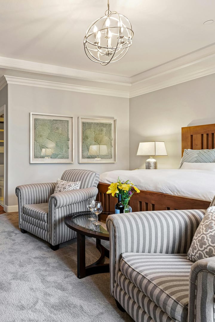 Onsite Spa Is Perfect For Unwinding - Idyllwild-Pine Cove, CA