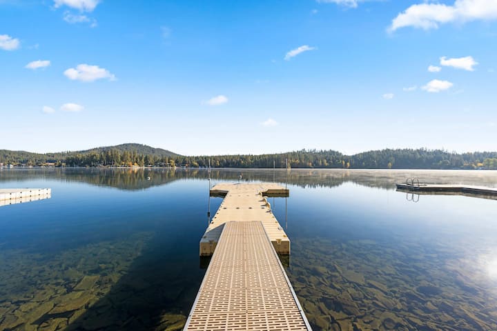 Loon Lakeside, Dockside Retreat - Loon Lake, WA