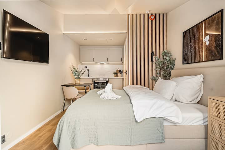 Explore Bergen | 24/7 Self Check-in | 500m Torget - Bergen, Norway