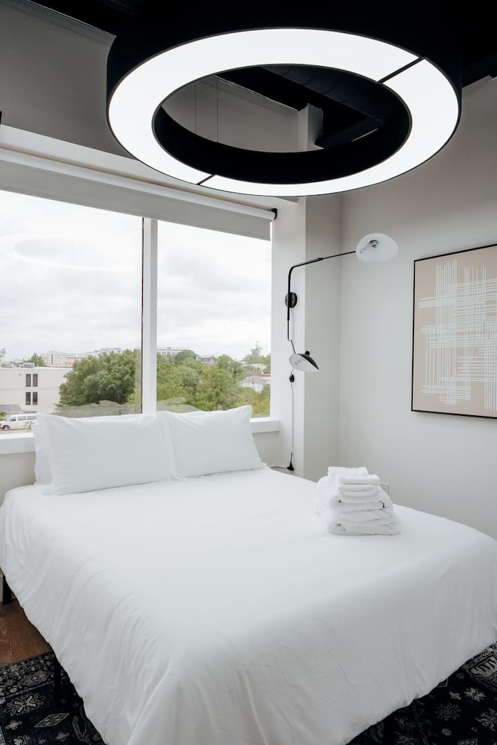 Elegant 2br/2ba | Capitol Views & Downtown - Montgomery, AL