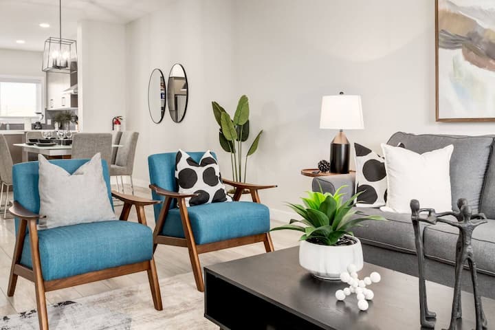 Ultra-luxe 9-beds | 2 Kitchens | Garage |Ac |Bbq - カルガリー