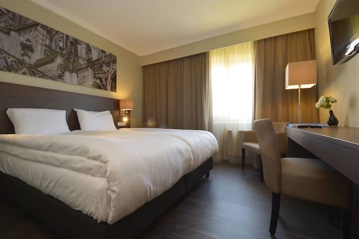 Comfortable Stay! Onsite Dining And Parking! - 's-Hertogenbosch