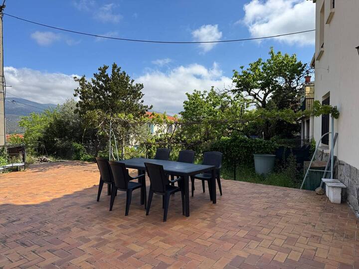 T3 Entièrement Climatisé  Avec Jardin, Place De Pa - Prades