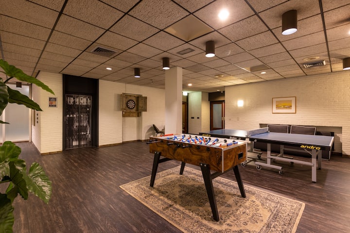 Game Room And Pool – Holland Adventure Base - Winterswijk