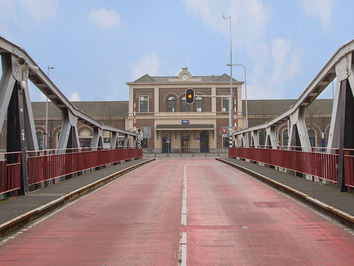 Gateway To Middelburg’s Canals! Free Breakfast! - ミデルブルフ