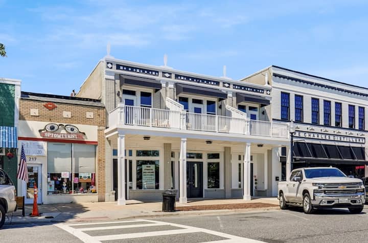 Virginia Lee | Rooftop Terrace + Walk To Beach - Cape Charles, VA