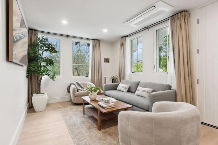 Casa Riviera 11 - Boutique Apartment - Santa Barbara