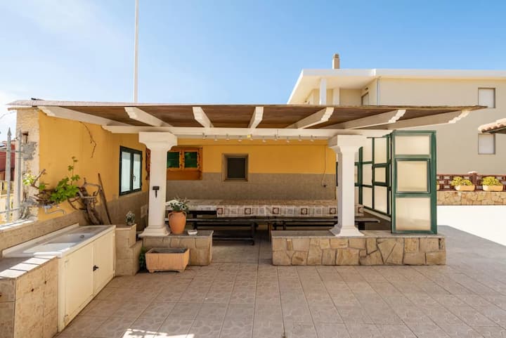 Grand Appartement En Bord De Mer Avec Patio - Castelsardo