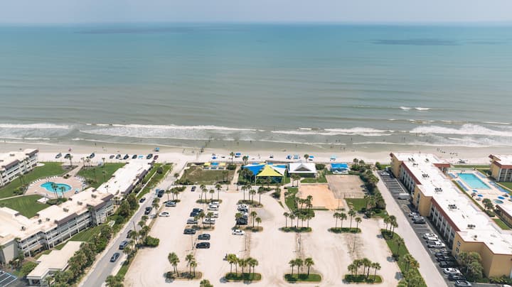 Mariners Cove 414 - Ocean View Studio - New Smyrna Beach, FL