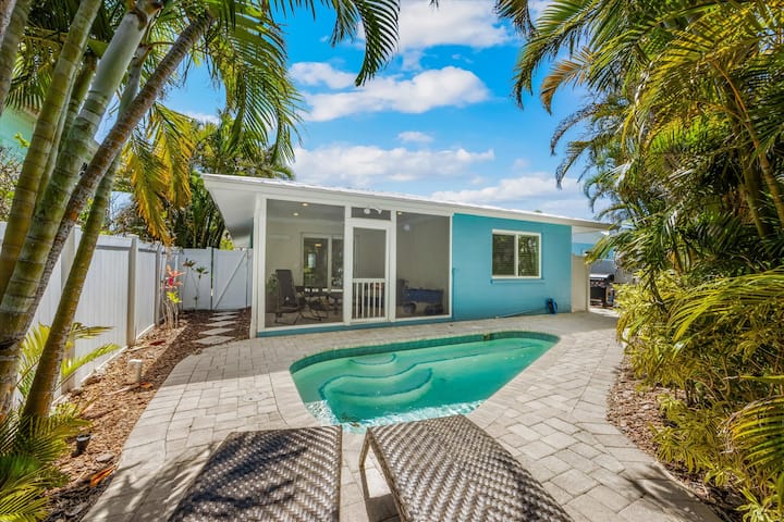 Drifting Duck: Pool, Lanai, 2br/2ba - Anna Maria, FL