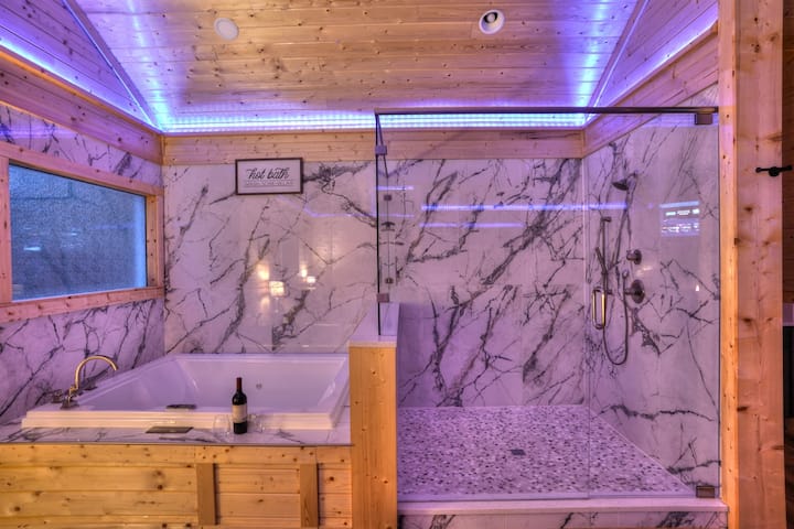 Brand New Luxury Cabin Full Of Amenities - Cleveland, GA