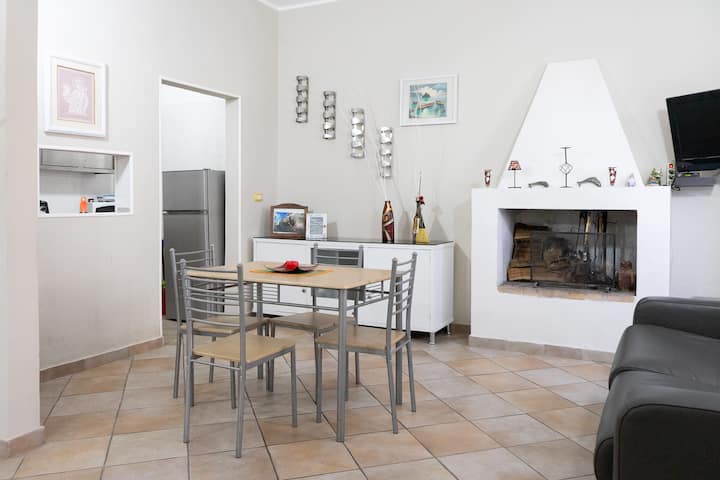 Casa Di Nonna Nì | Two-storey Home W/ Living Room - Termoli