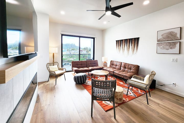 New Townhome! Hot Tub,dog Friendly~soul Surf Haven - Waldport, OR