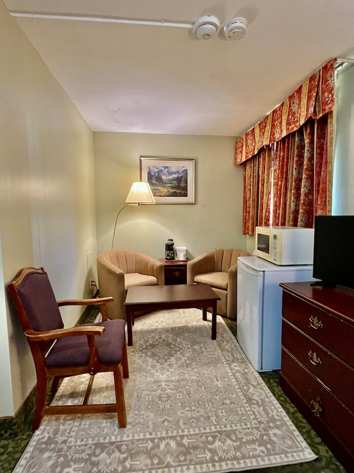 Stylish & Affordable - Renfrew