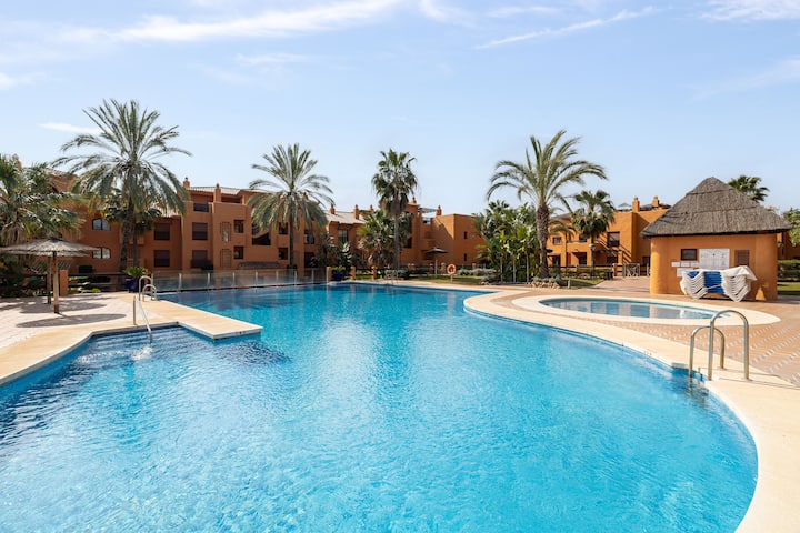3 Bed Apartment In Gazules Del Sol - Costa del Sol