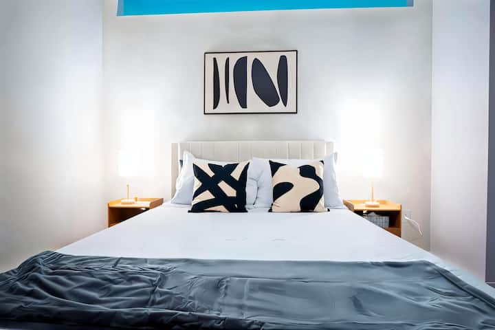 Boulevard Stays Stylish 1br Stay Includes Pool, Gy - Dallas, TX
