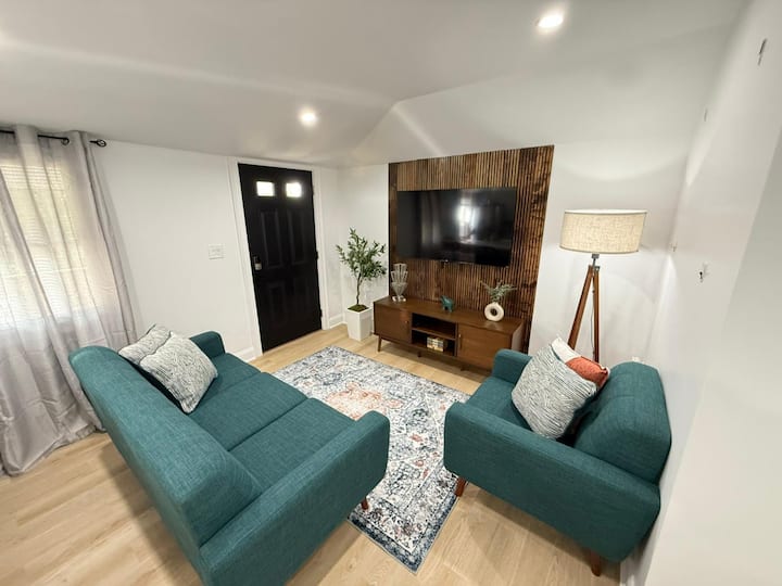 Cozy & Stylish 2br • Quiet Fitchburg Getaway - Leominster, MA