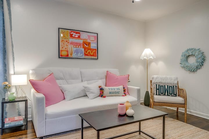 Sixth St. Hideaway- Walking Distance To 7th! - Lake Worth, TX