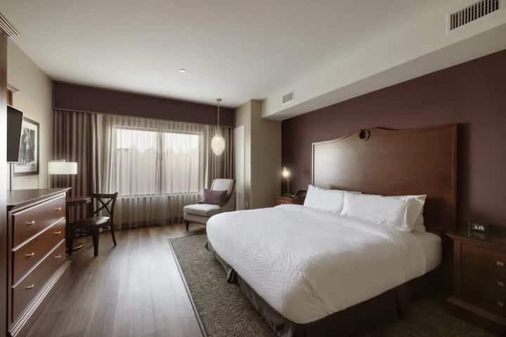 Experience Comfort W/ Elegant Touches + Historical - Parker, CO