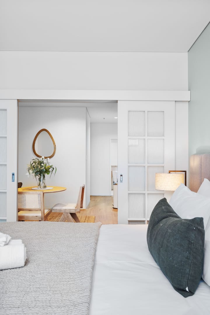 Cityscape Haven | Victoria Retreat, Perth Cbd - South Perth