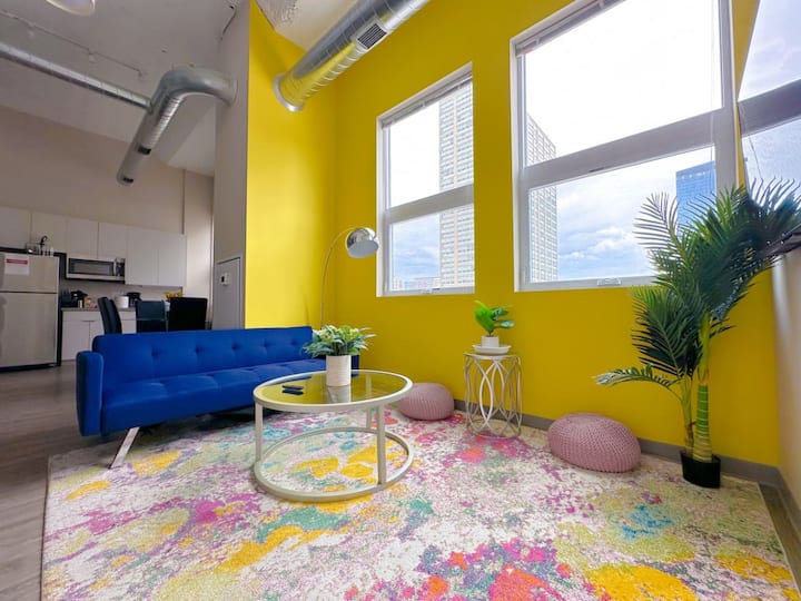 Mccormick 2br/2ba Oasis Parking/patio/gym/sleeps 6 - Chicago, IL