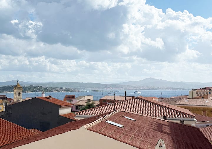 Laureliving – Holiday Home– Bellavista Centro - La Maddalena