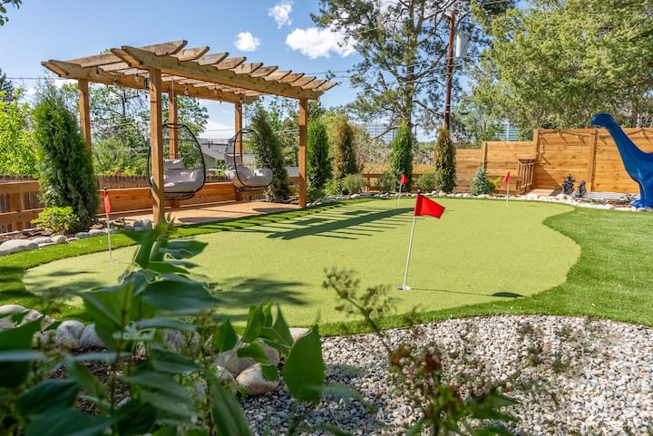 Theater, Hot Tub, Mini Golf, Luxe Fun House - Parker, CO
