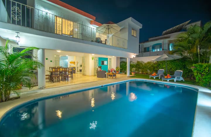 Casa Jocelyne With Pool And Parking - Puerto Vallarta