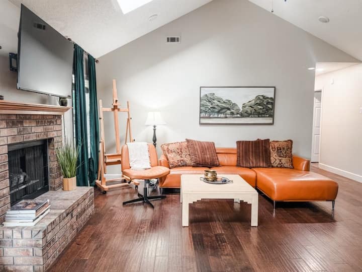 Hot Tub + Trail Access + Downtown Bentonville Fun - Bentonville, AR