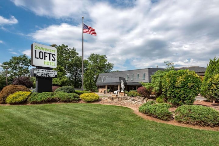 Stay In The Heart Of Nj’s Garden State|adults Only - New Brunswick, NJ