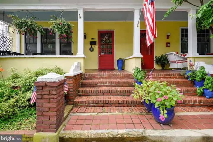 Historic Row Home 1 Block From Gate 1 At Usna! - Annapolis, MD