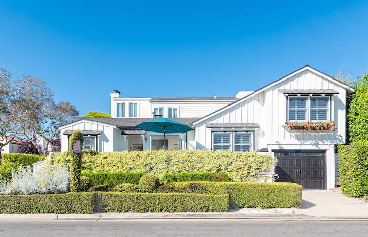 Modern 2br Cottage W/ Ac | Walk To Beach & Dining! - Newport Beach, CA