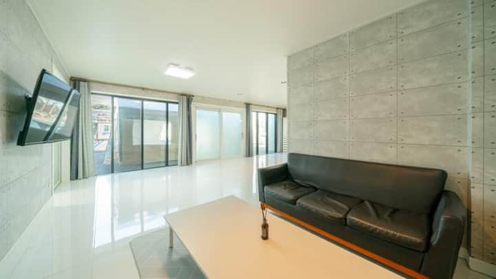 깔끔한 독채단체 객실, 202동(독채단체) - Pohang