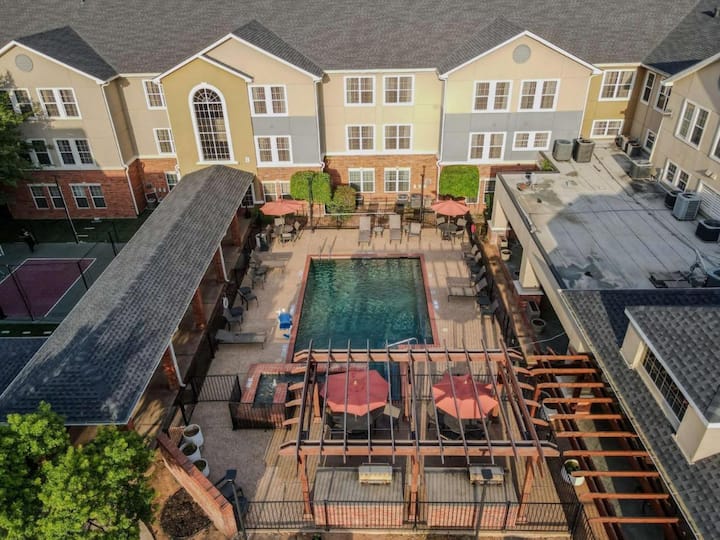 Near Top Attractions | Free Breakfast. Pool. Gym - Fort Worth, TX