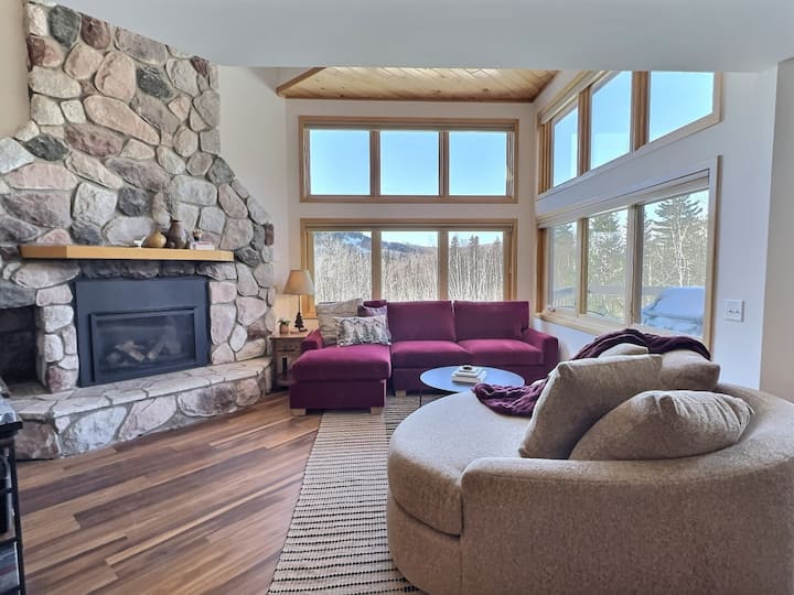 Family-friendly Ski-in/ski-out | In-unit Sauna - Lutsen, MN