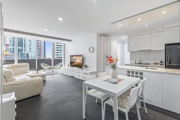 Stylish Southbank Stay With Views, Pool & Gym - 크리몬느