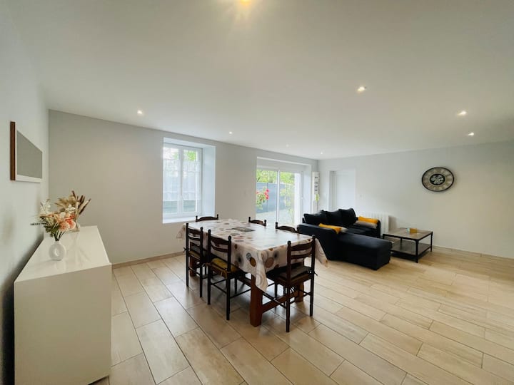 Maison Les Mottes-cour Et Garage - Saint-Jean-d'Angély